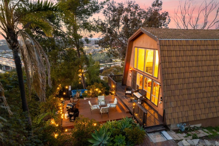 The Seabarn Retreat | Hot Tub & Panoramic Views - San Diego, CA