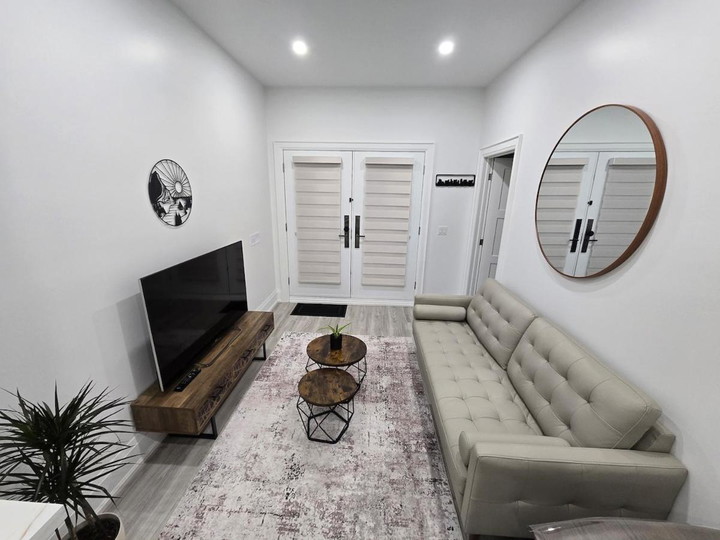 Private One Bedroom Suite - 