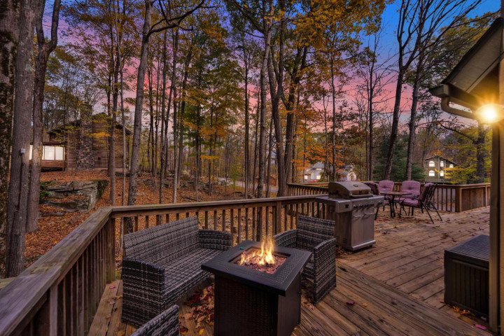 Poconos Retreat W/ Pool And Lake Access - Waymart, PA
