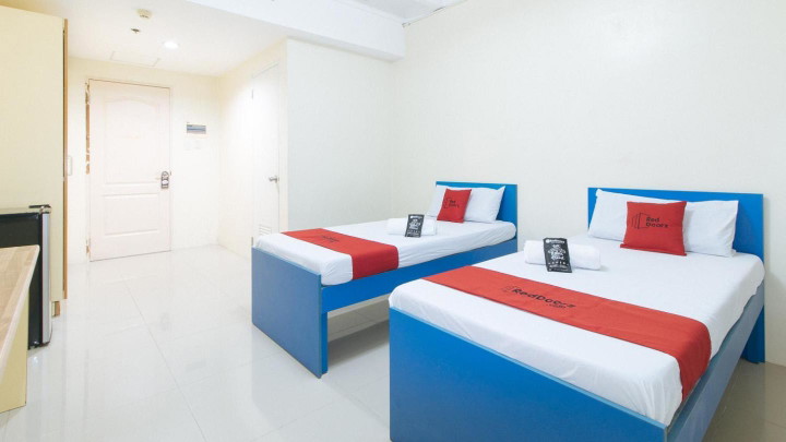 Reddoorz @ Insular Square Mandaue City - Philippines