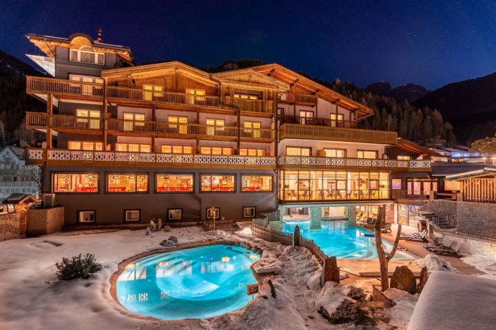 Croce Bianca Leisure & Spa Hotel - 卡納澤伊