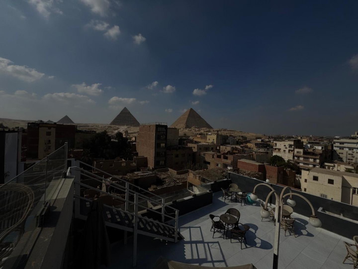 Sphinx And Pyramid's View - Gizeh