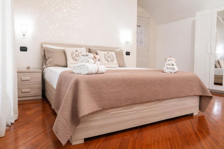 Montesantogroup Apartments - Napoli