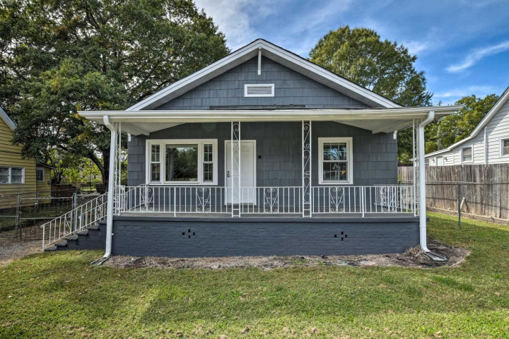 Walk To Parks & Dining! Cozy Greenville Home - Greenville, SC