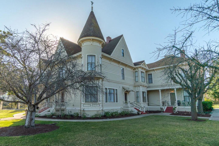 Chateau Coralini - Big Sur, CA