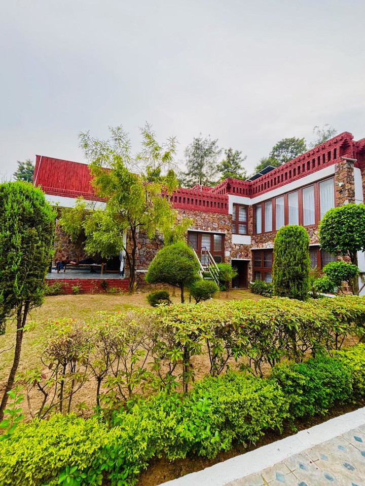 Ekaantam Farm - 4bhk Luxe Heritage Farmhouse - Manesar