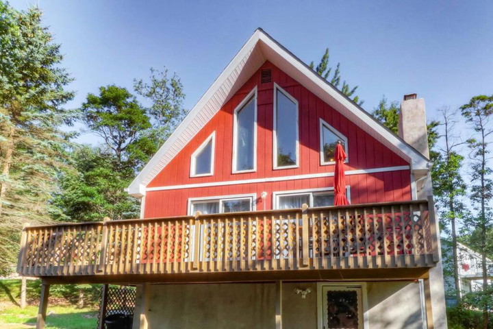 Beautiful Chalet With Hot Tub & Sauna In Poconos - Pocono Lake