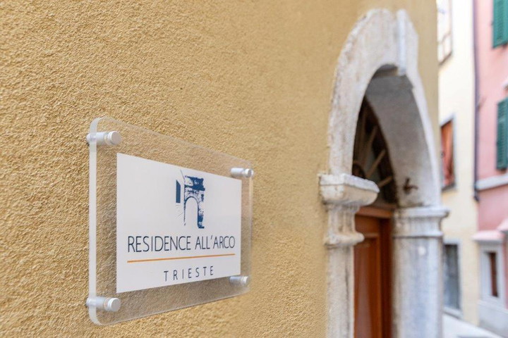 Residence Arco - イタリア トリエステ