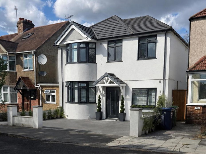 Private Ensuite Double Room, Parking, Near Wembley - Hayes