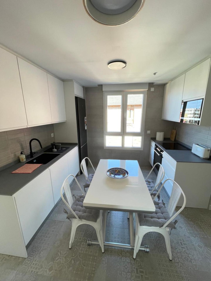 Apartamento Recién Reformado En Somo Junto Iglesia - Solares