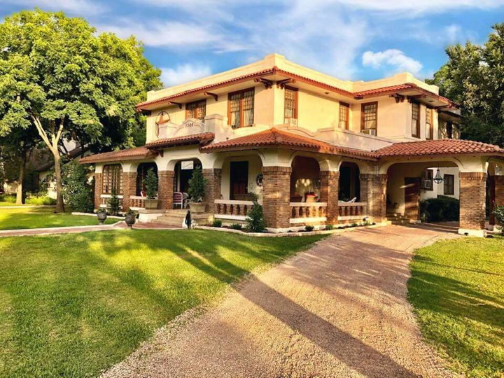 The Lancaster Manor Bed And Breakfast - Gainesville, TX