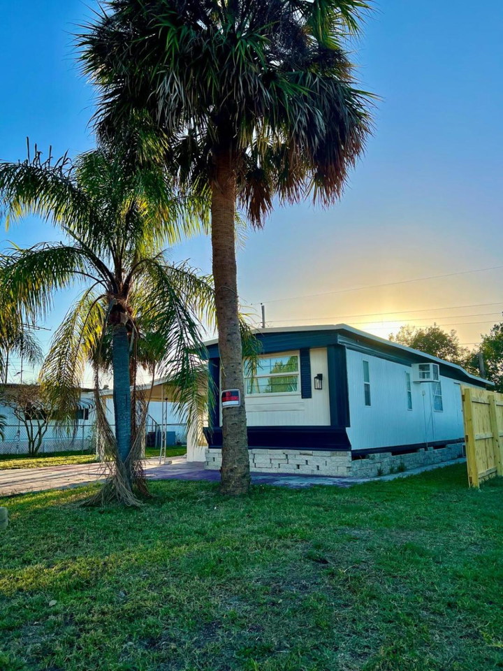 Cozy House - 2beds & 1 Bath - Tarpon Springs, FL
