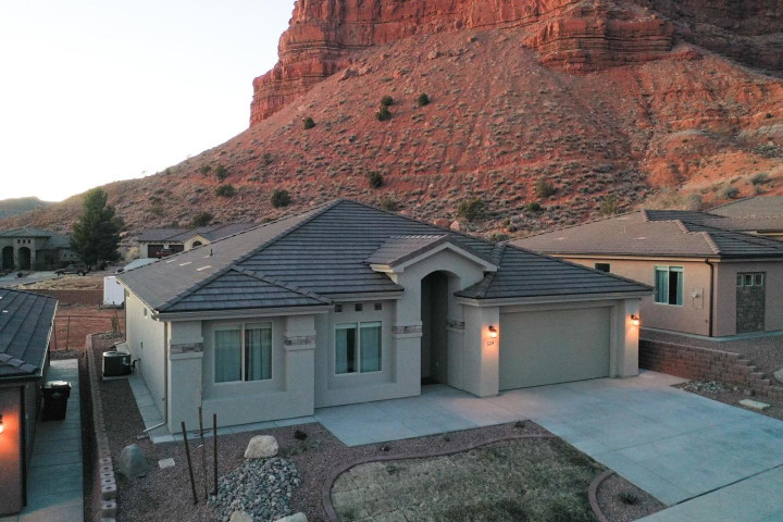 Hollywood Hangout - New West Properties - Kanab, UT