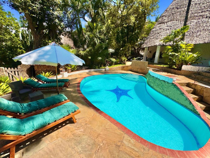 Africanhouse Z - Creek View, 2bdr, Gym, Swingbed & Solar - Kenya