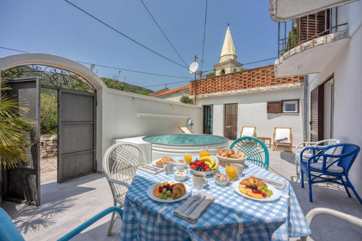 Captain's House - Sv. Jakov /W Terrace - Happy Rentals - Nerezine