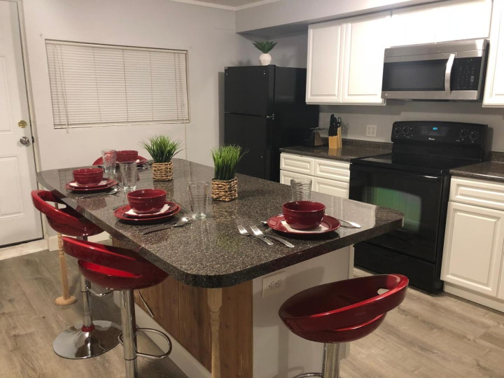Large Home Accommodates Up To 15 In Niagara Falls Usa - State of New York