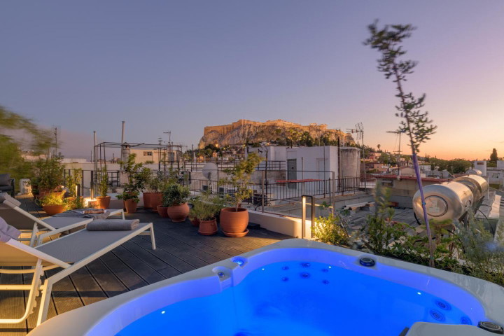 Your 4 Bdrm Dream House Acropolis View & Jacuzzi - Athens