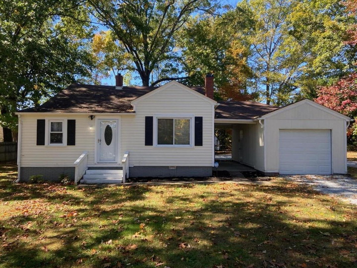 Serenity On Over An Acre Easy Access To 311 And Hpu - Greensboro, NC