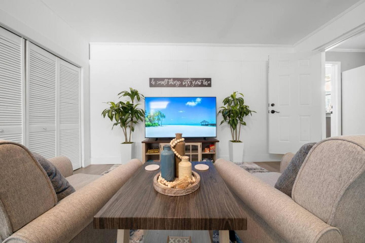 Private Suite | Pool Access | Close To All Ocala! - Ocala, FL
