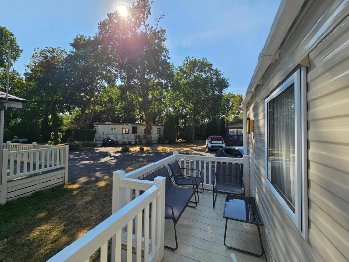 Cabin Sleeps 4 To 6 With Parking - Bournemouth
