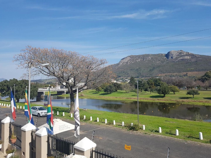 Sunset Boulevard Riverlodge - Paarl