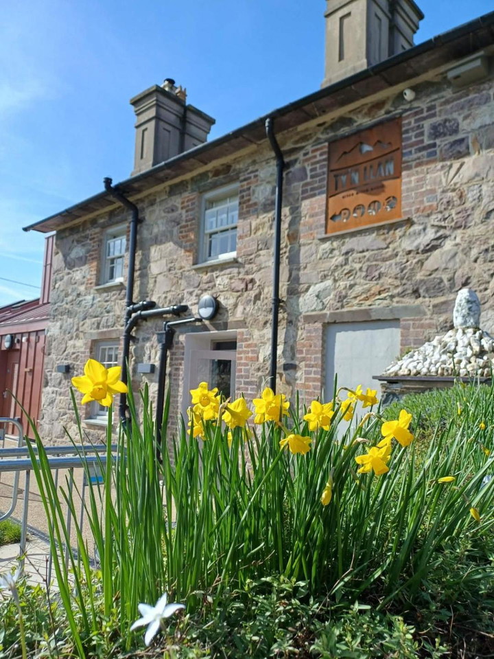 Ty'n Llan- Tafarn Gymunedol- Community Pub - アングルシー島
