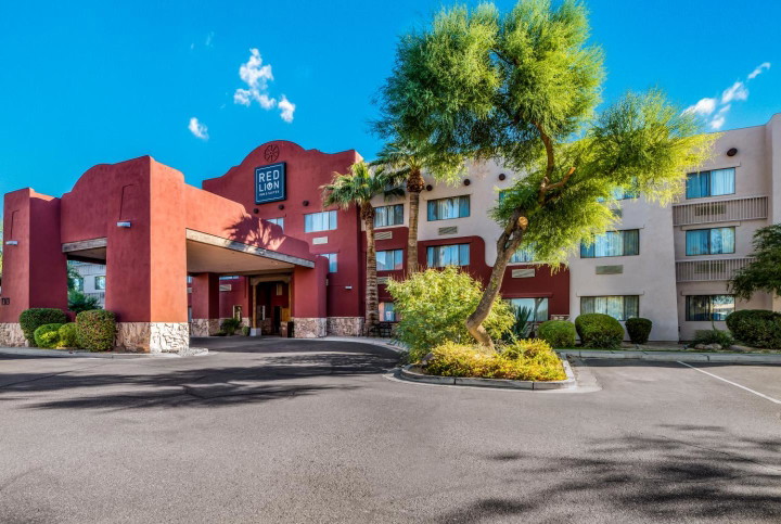 Red Lion Inn & Suites Goodyear Newly Renovated - Avondale, AZ