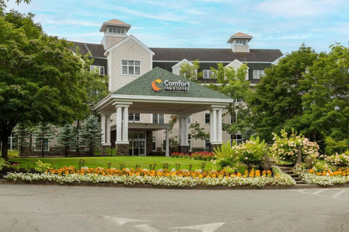 Comfort Inn & Suites Near Burke Mountain - Littleton, NH