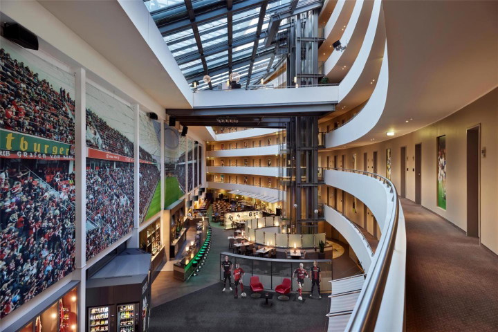 The Curve Hotel Bayarena - Leverkusen