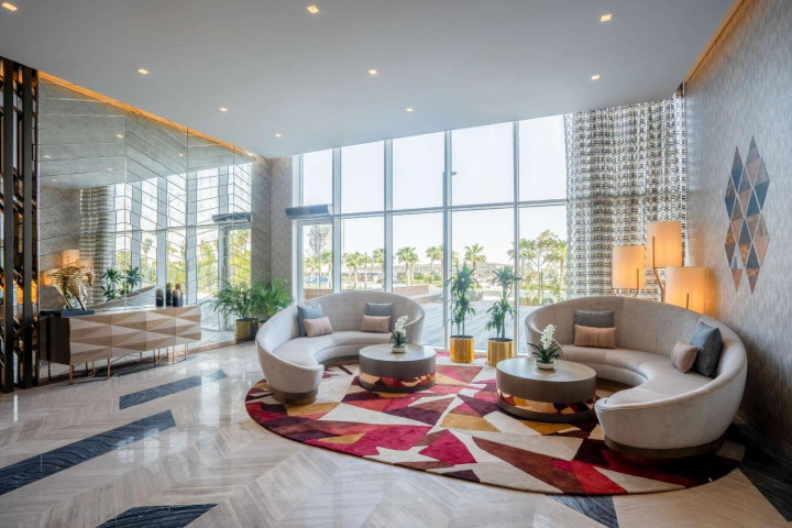 Radisson Dubai Damac Hills - Dubai