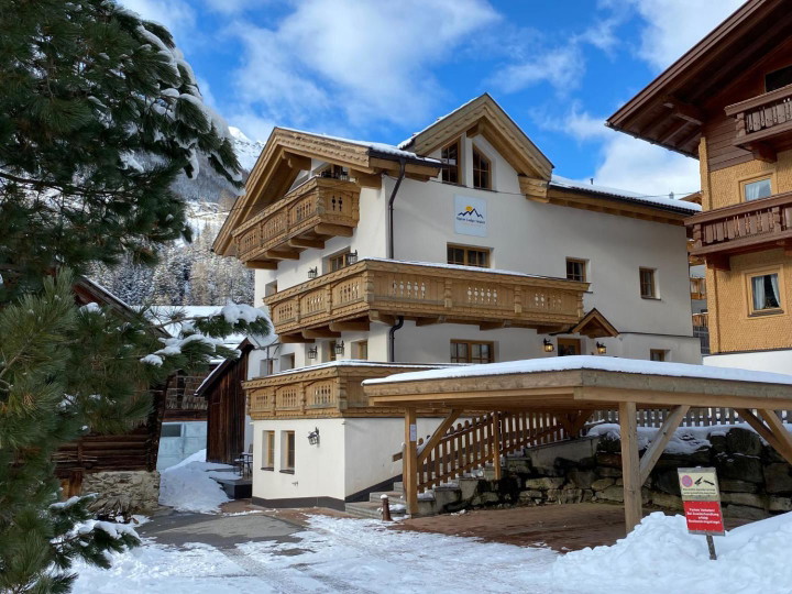 A Casa Rubin Chalet & Studio Resort - Tirol