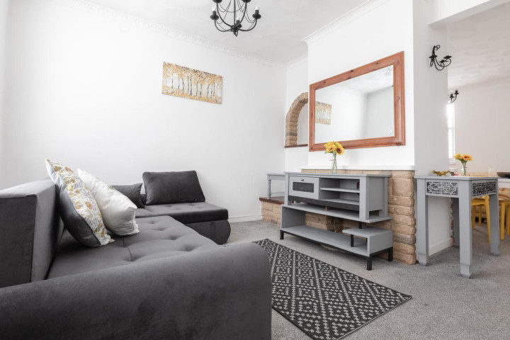 Comfortable Portsmouth Home Near Southsea Beach Great For Group Stays And Contractors - Portsmouth