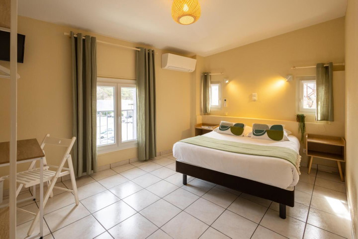 L'aptois Hôtel - Centre Ville - Local Vélos - Saint-Saturnin-lès-Apt