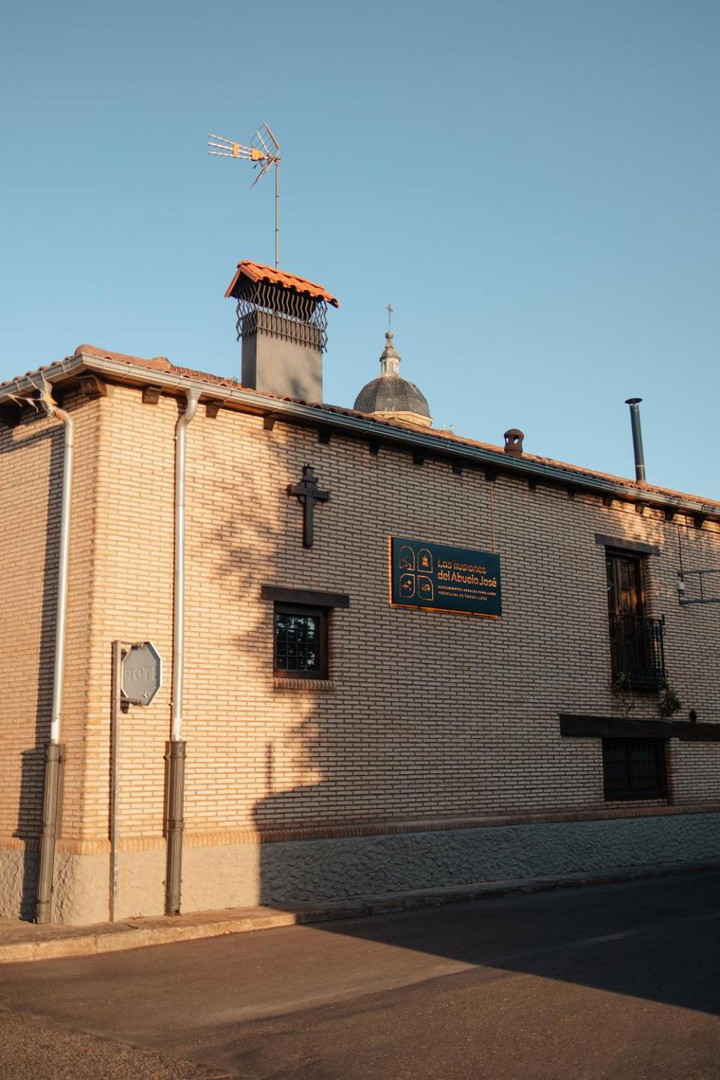 Los Caminos Del Abuelo - Las Ilusiones Del Abuelo - Hospital de Órbigo