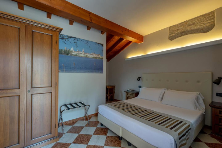 Hotel Antica Dimora, Mantegnahotels - Mantua