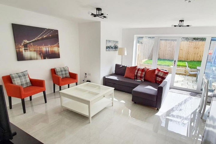 Walnut Flats-f2, 3-bedroom With Garden & Patio - Ac, Parking, Netflix, Wifi - Close To Oxford, Bicester & Blenheim Palace - Oxford