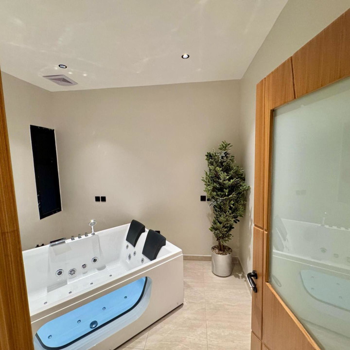 Ocean Bliss Jacuzzi - Sea View- Check-in - Dammam