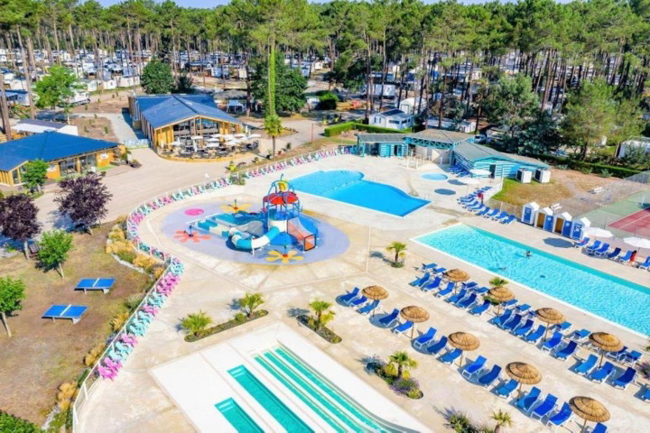 Mh 472 Tout Confort De 36m2 3 Chambres 1 Salle De Bain Idéalement Situé Dans Camping 4 éToiles - France