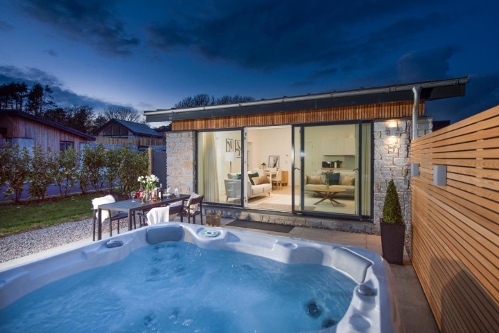 Salt Life, Dunes At Upton Towans - Hot Tub - Pet Friendly - Self Check In - Gwithian