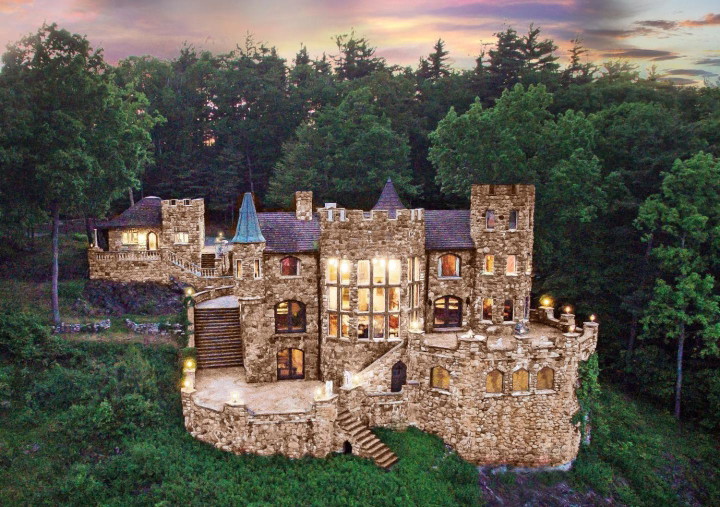 Highlands Castle Overlooking Lake George Plus 2 Other Castles & Suites - Bolton Landing, NY