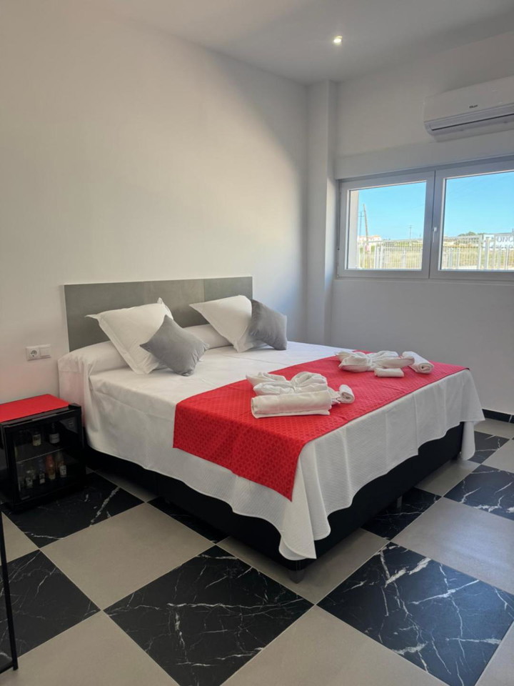 B6 Hotel - Rojales