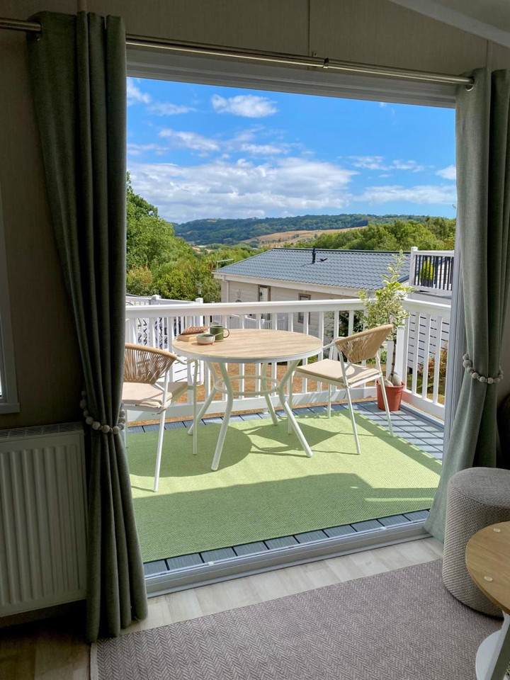 Quincy! Dog-friendly Coastal-countryside Escape In Cosy Caravan! 2pm Check Out, Great Amenities, Free Parking - Dorset