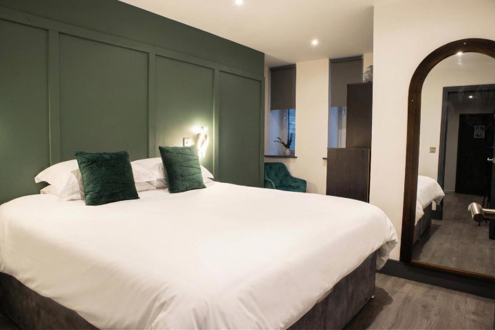 Apex Stays Luxury King Bed Apartment With Close Parking - Bradford, United Kingdom