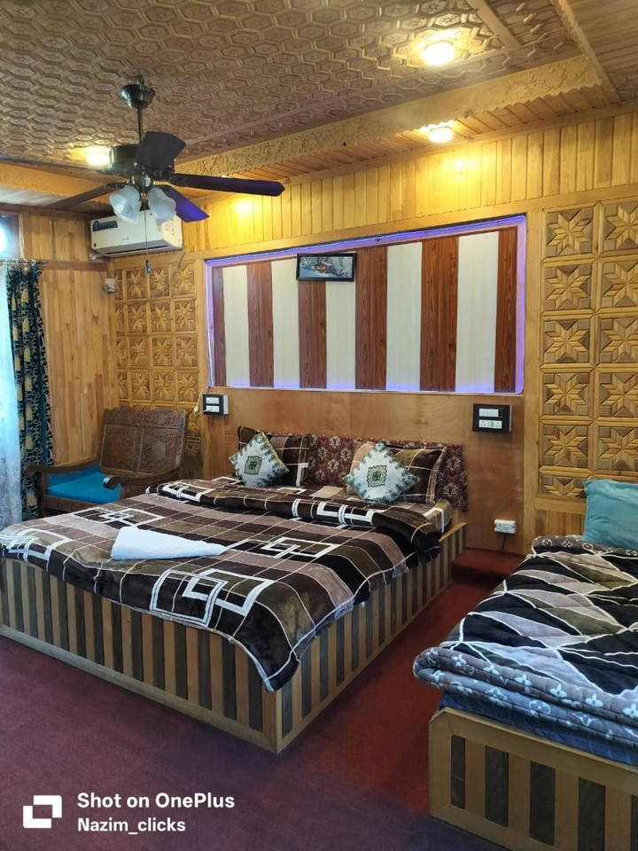 Houseboat Happy England - Srinagar