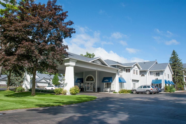 Grand Beach Resort Hotel - Traverse City, MI