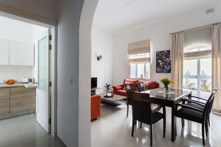 Unique Four Bedroom Townhouse One Minute Away From The Seafront - Valletta