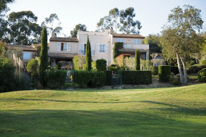 Charmantes Haus Im Golf Club Saint Tropez - Saint-Tropez