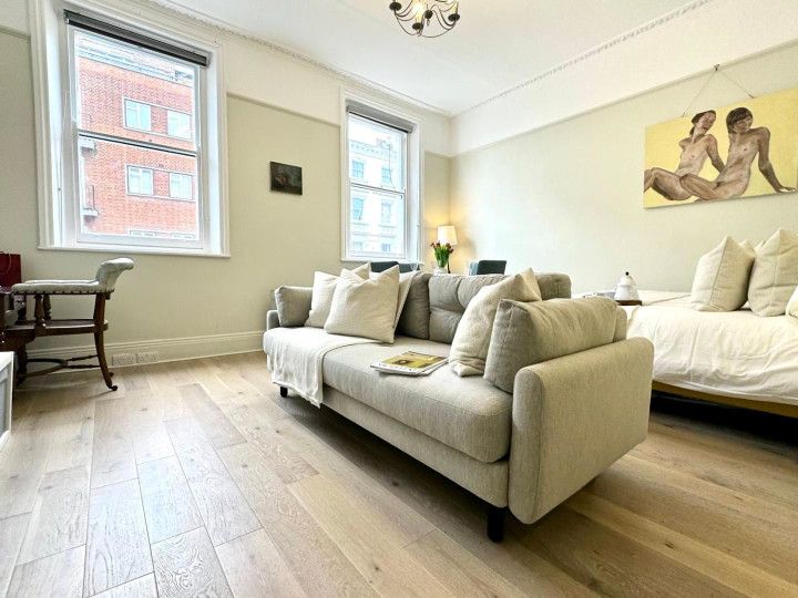 Chic Marylebone Village W Premium Mattress And 55 Inch Tv, By The Design Traveller - Marylebone