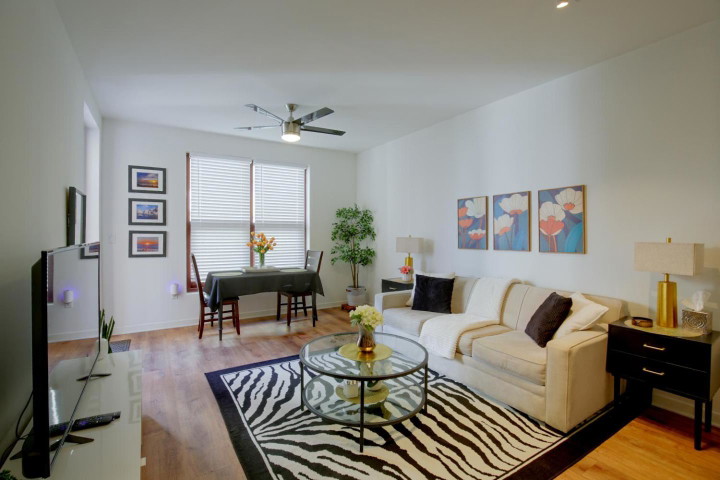 Walk To Gaslamp & Petco Park! Dtwn Apt W/ Balcony - San Diego, CA