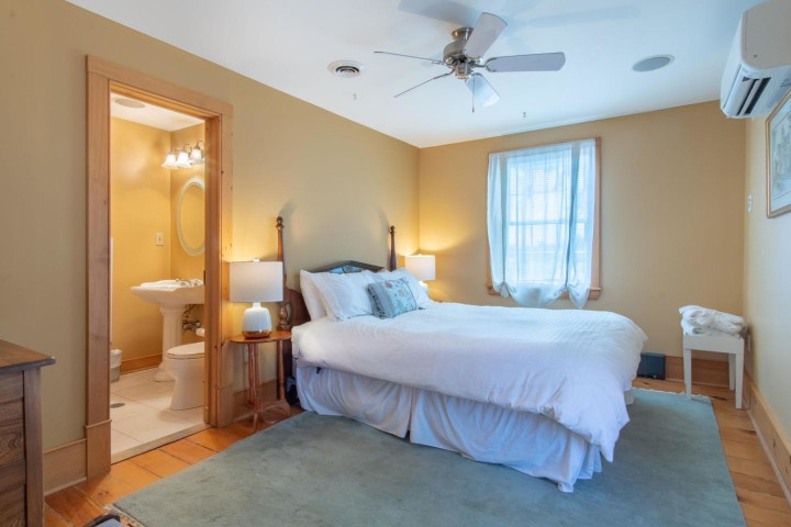 Emilyville Inn - Campbellford